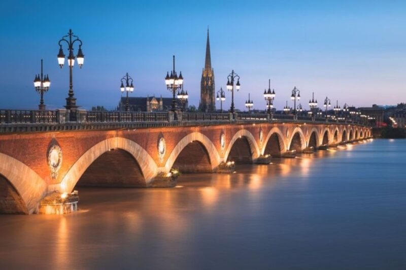 Bordeaux: Private custom tour with a local guide - Why a Private, Custom Tour Offers Exceptional Value