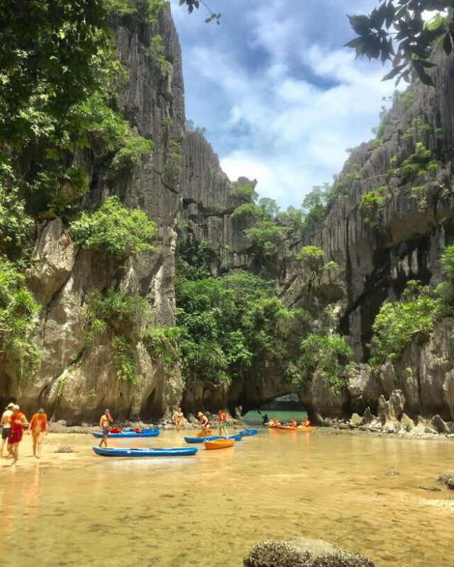 Cat Ba: Lan Ha Bay Less-touristy Cruise and Kayak with Lunch - Transportation, Duration, and Group Size