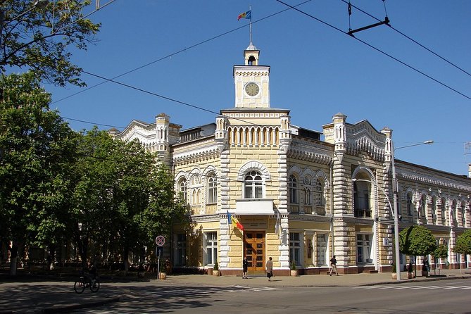 Chisinau Half-Day Private Tour by Bike with Local Guide - The Ride in Practice