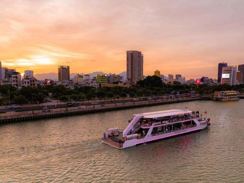 Da Nang: Poseidon Cruise with Dinner and Dragon Bridge Show - The Views and Entertainment: Why It Works