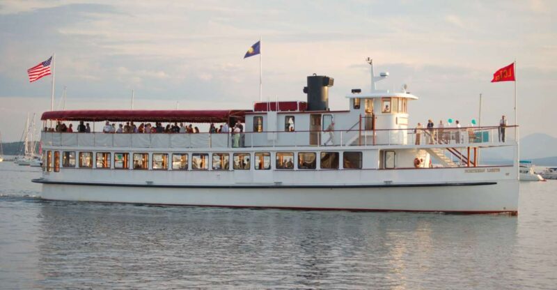 Downtown Boston Harbor Weekend Cruise with Brunch - The Narrated Tour: A Moderate Dive into Boston’s Sights