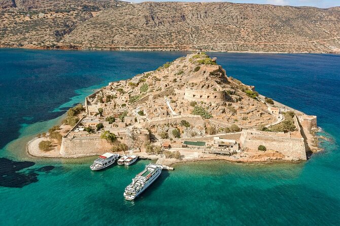 Elounda: Spinalonga Prof. Guided Boat Tour w/ BBQ + Swimming - The Boat: Comfort and Convenience
