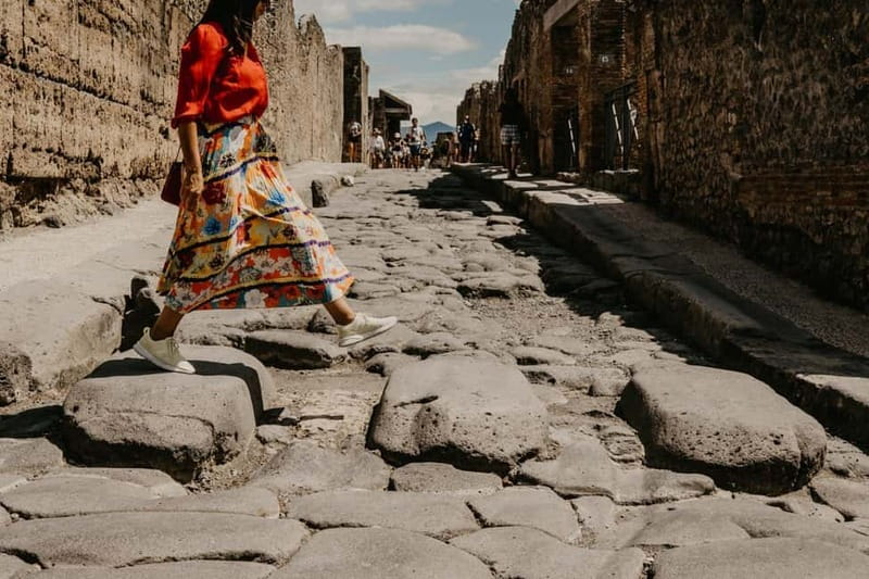 From Rome: Pompeii Ruins Tour with Expert Guide & Fast Train - Inside Pompeii: The Guided Tour Experience