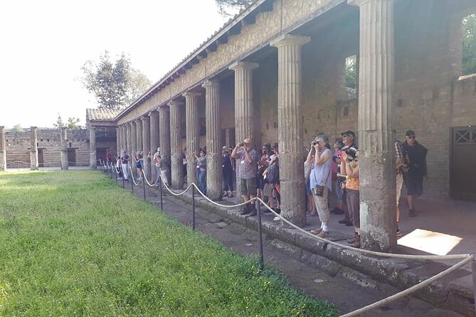 Guided Visit of Pompei and Mount Vesuvius Tour with Pizza Lunch - Practical Tips for Travelers