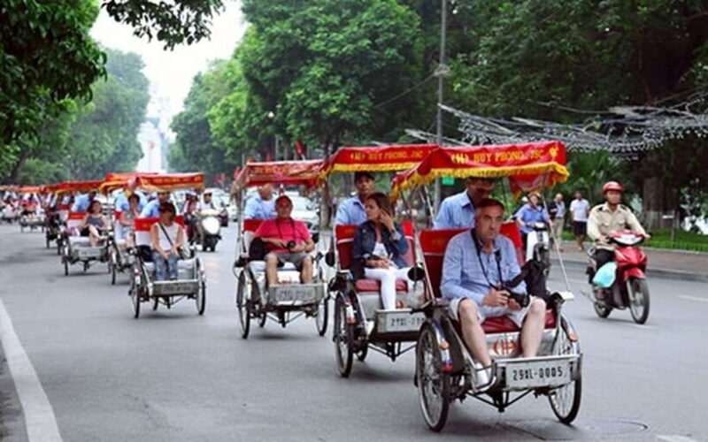 Hanoi: Cyclo the Old Quarter and Egg Coffee Tour - The Egg Coffee Experience