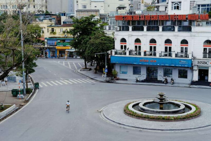 HANOI MOTORBIKING TO TOURIST ATTRACTIONS & STREET FOOD TOUR - Savoring Hanoi’s Street Food