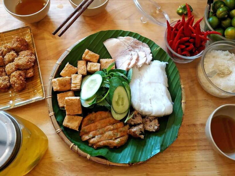 Hanoi: Old Quarter Walking Tour with Private Lunch - Practical Considerations and Tips