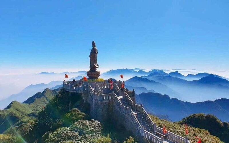 Hanoi to Sapa: 3-Day Trek w/ Fansipan & VIP Limousine Option - Day 2: Trekking Through Muong Hoa Valley