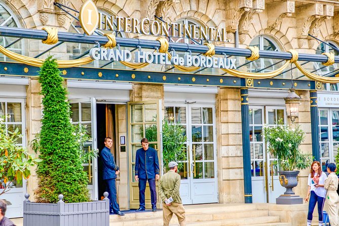 Historic Bordeaux: Exclusive Private Tour with a Local Expert - The Experience in Practice