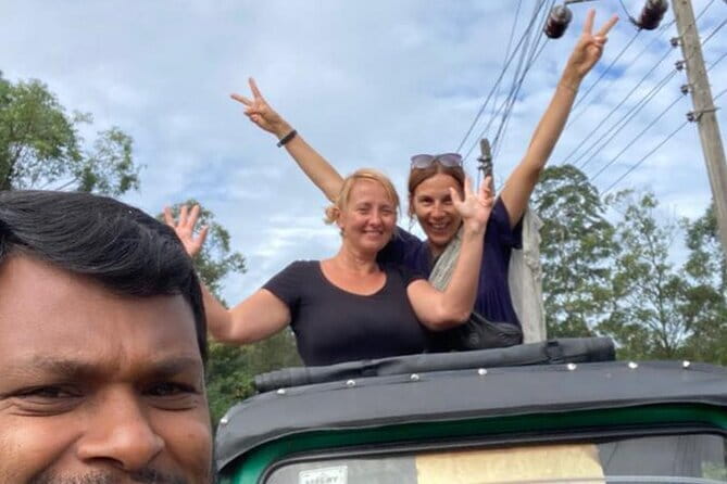 Kandy City Tour with Ambuluwawa by Tuk Tuk - FAQ