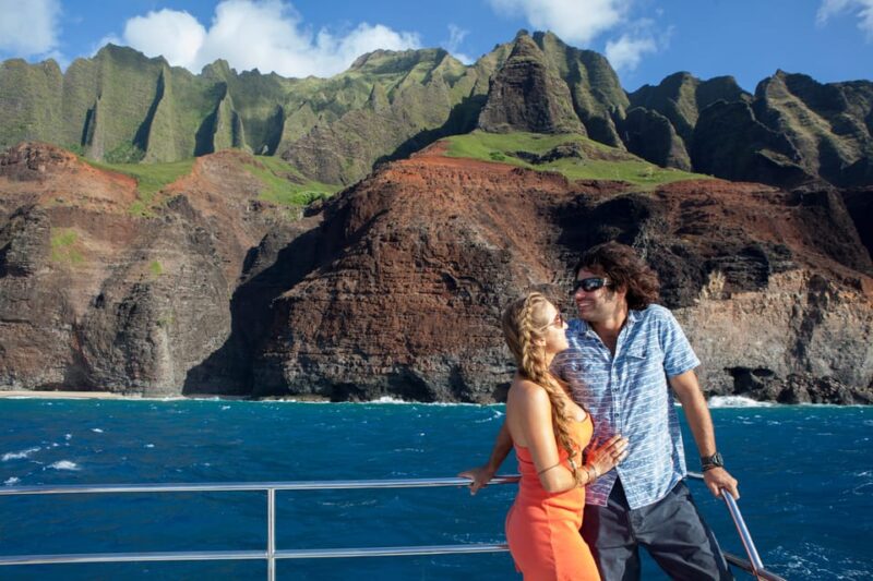Kauai: Napali Sunset Dinner Cruise - Wildlife and Nature