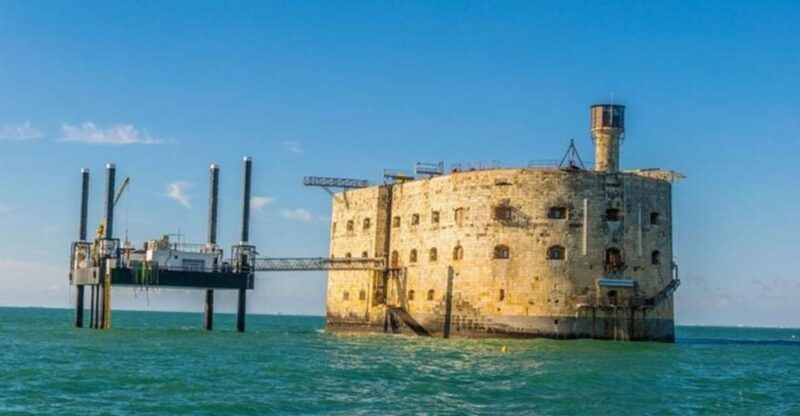 La Rochelle : Private Custom Walking Tour With a Local Guide - What to Expect During the Tour