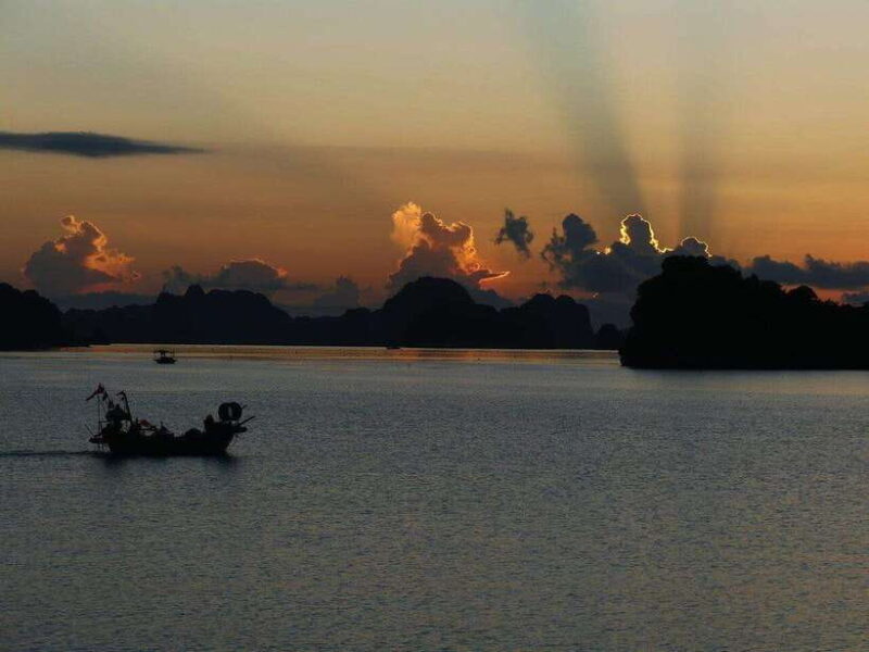 Lan Ha Bay Sunset,Evening Kayak Bioluminescent Plankton Trip - What You Can Expect from the Experience