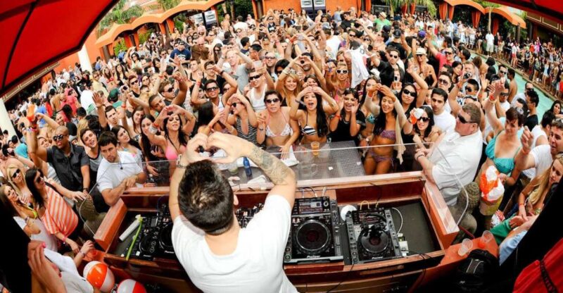 Las Vegas EDM Pool Crawl - The Experience from Guest Reviews
