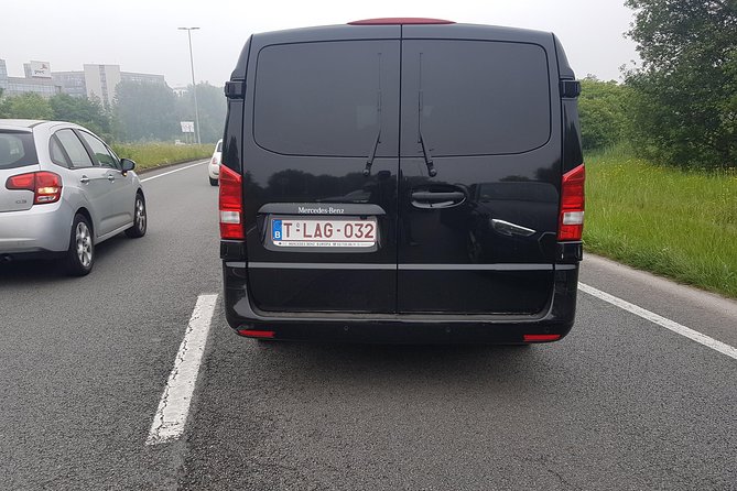 Luxury Minivan from Brussels airport to the city of Antwerp - The Booking and Service Experience