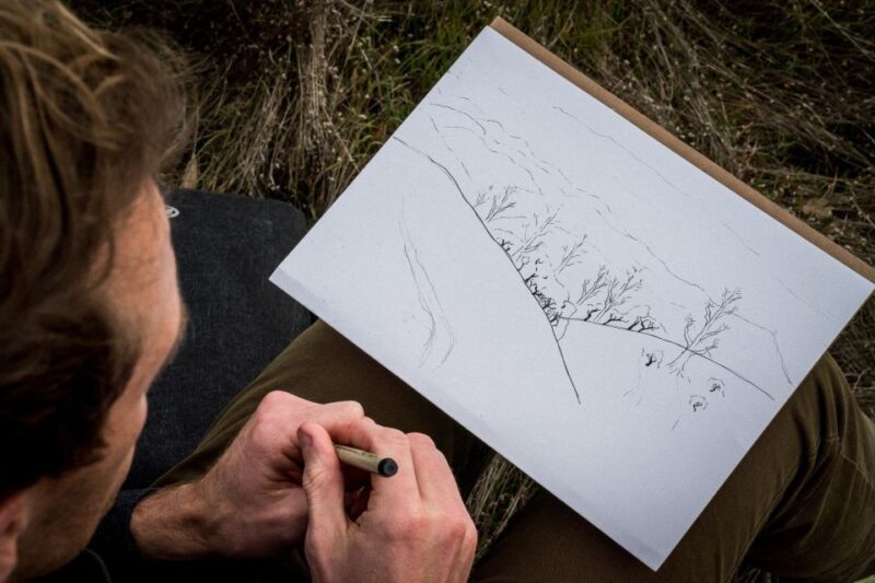 Malaga: Drawing & Painting Lesson Outdoors - Analyzing the Value