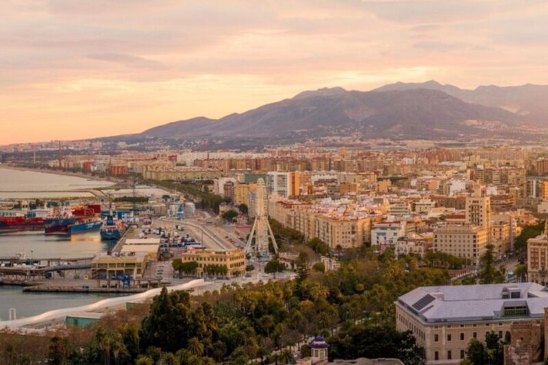 Malaga: Private custom Walking tour with a local guide - Why Choose This Tour?