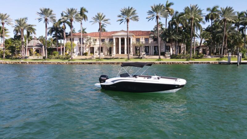 Miami Beach: Private Boat Tour with Captain and Champagne - Detailed Breakdown of the Tour Experience