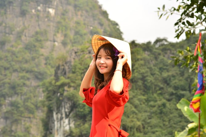 Ninh Binh Daily Tour: Hoa Lu - Am Tien Cave- Trang An boat ride - Transport and Comfort