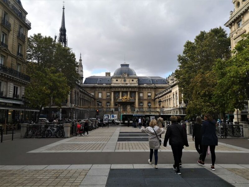 Notre-Dame Outside Île de la Cité & St Severin Private Tour - FAQs
