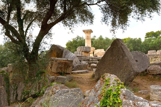 Olympia Elegance: All-Inclusive Small Group Tour - Free Time in Olympia Village: Authentic Local Flavor
