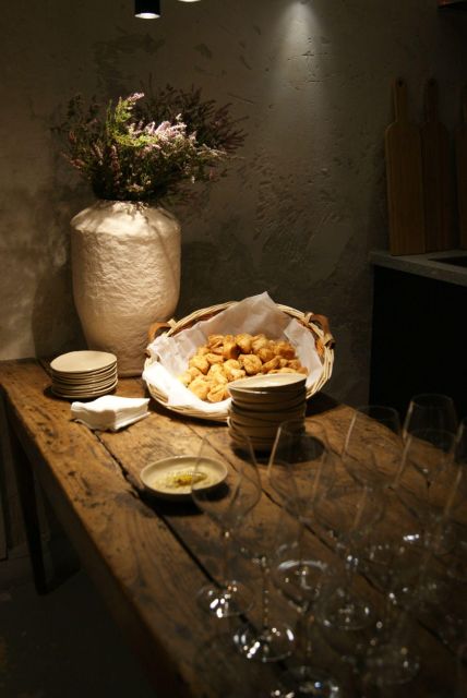 Paris : French wine tasting in Montmartre - The Wines and Education