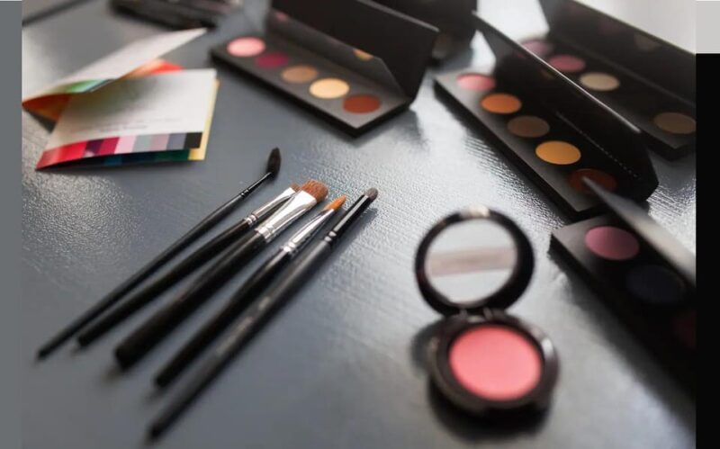 Paris: Make-up Class with Color Analysis - Why This Experience Works