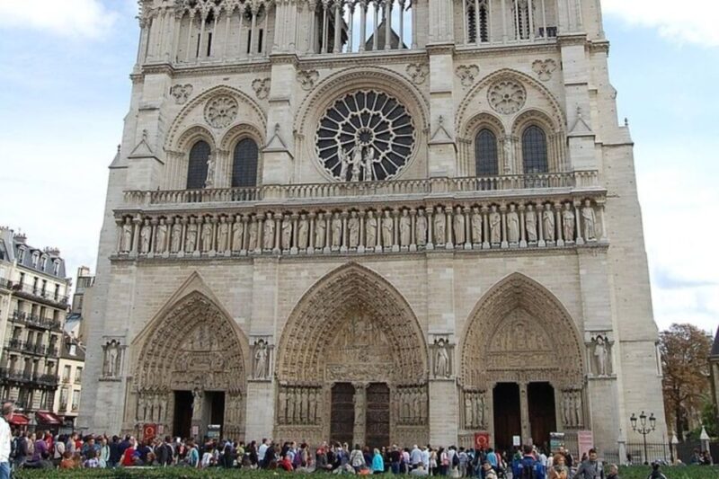 Paris: Private Custom Walking tour with A Local Guide - Value and Pricing: Is It Worth It?
