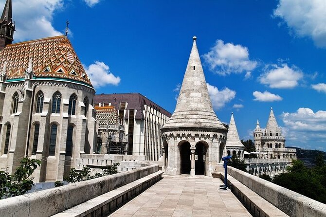 Private Buda and Pest tour by car with professional guide - Who Should Consider This Tour?