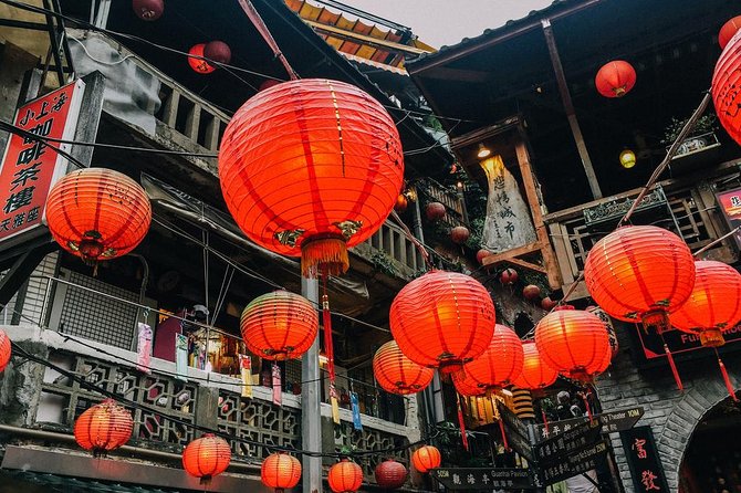 Private Day Trip to Jiufen, Shifen and Yehliu Park - Detailed Breakdown of the Itinerary
