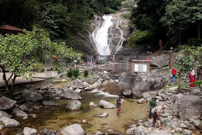Private Kanching Waterfalls with Batu Caves & Ramayana Caves Tour - Ramayana Cave: A Vivid Mythical Journey