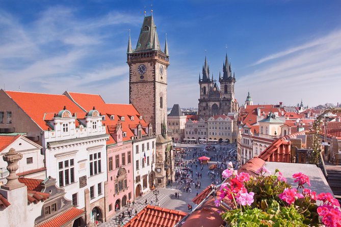 Private Transfer from Karlovy Vary to Prague, English-speaking driver - Who Will Love This Service?