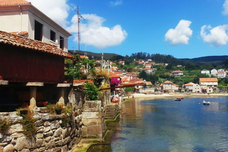 Rías Baixas: Guided Day Tour from Santiago with Boat Ride - Detailed Breakdown of the Itinerary