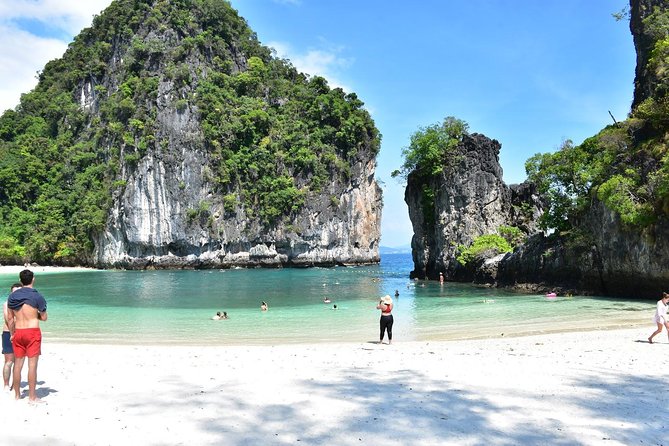 Small-Group Sea Kayaking in Ao Thalane Bay and Hong Island from Krabi - Who Will Enjoy This Tour?