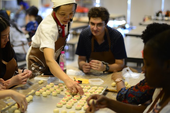 Sweets to Streets: 6Hr Taipei Adventure with Pineapple Cake DIY - Who Should Consider This Tour?