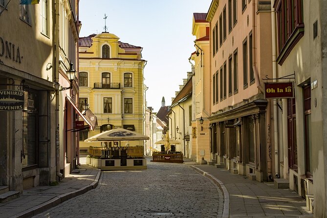 Tallinn Old Town: Food and History Self-Guided Walking Tour - Itinerary Breakdown: A Closer Look at the Stops