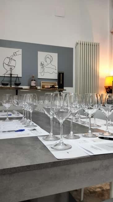 Tasting of local white wines - A Closer Look at the Breakdown