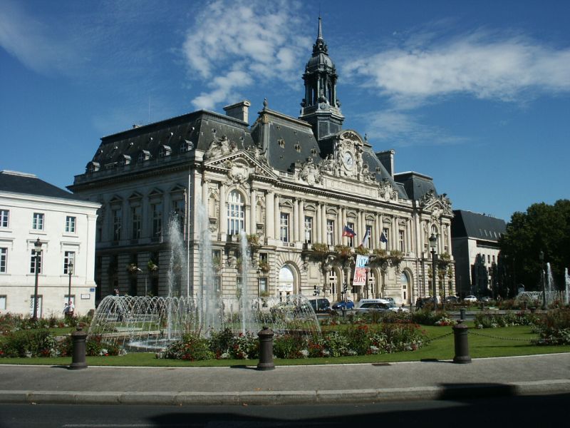 Tours: Private Walking Tour of the Historical Center - Visiting the Cathédrale Saint-Gatien