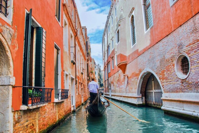 Venice: Basilica and Doge's Palace Tour with Gondola Ride - Who Should Consider This Tour?
