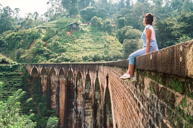 Visit Around Ella with diyaluma falls - Who Should Consider This Tour?