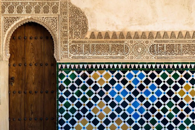 Alhambra Private Tour from Malaga: with transport and skip-the-line-tickets - Why the Experience Works