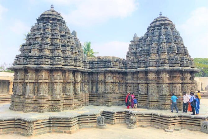 Bangalore Guided full day Tour with Lunch CULTURE/HISTORY/TEMPLES - FAQs