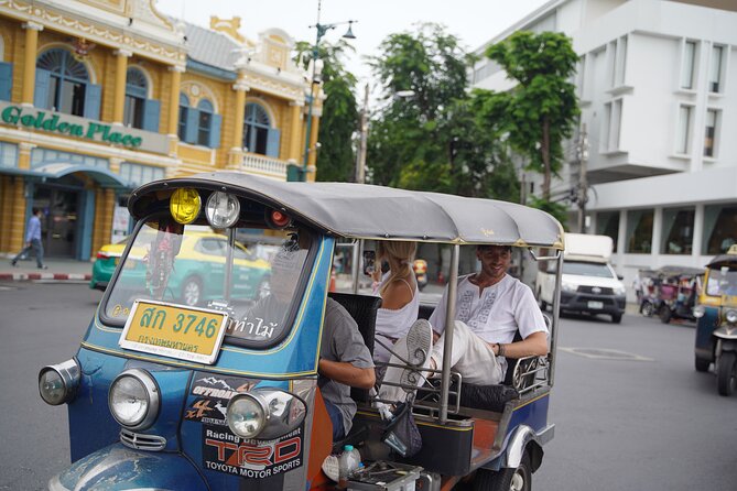 Bangkok: City Highlights Temple and Market Walking Tour - Frequently Asked Questions