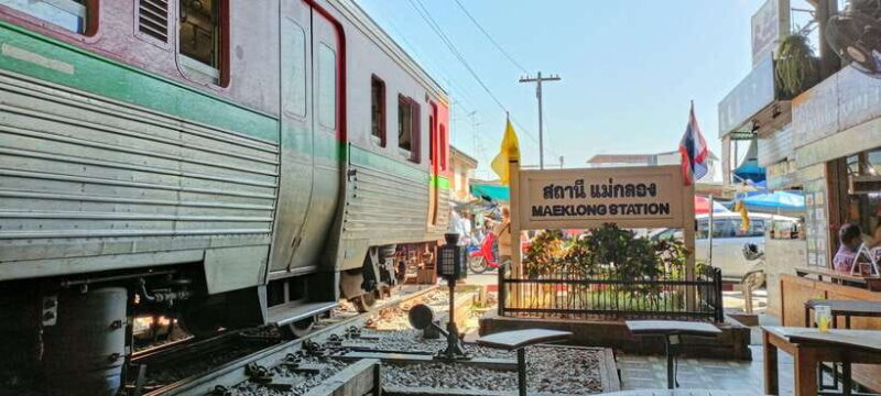 Bangkok: Railway Market & Damnuansaduak Floating Market Tour - FAQ