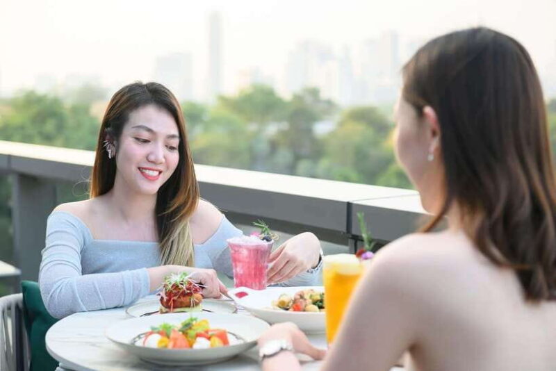 Bangkok: Vantage Point QSNCC Buffet Packages - Authenticity and Dining Atmosphere