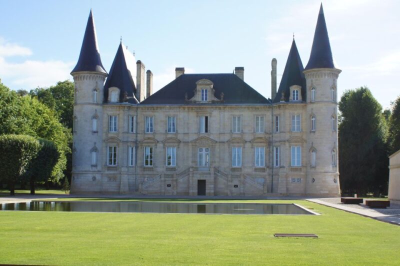 Bordeaux: Medoc tour in a small group (Luxury Mercedes EQV) - Who Will Love This Tour?