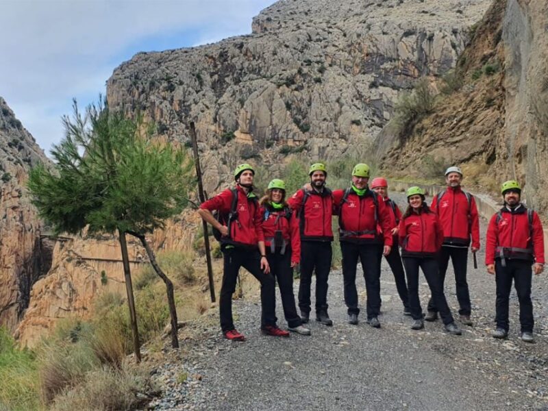 Caminito del Rey: Tour with Official Guide and Drink - The Experience of the Guides