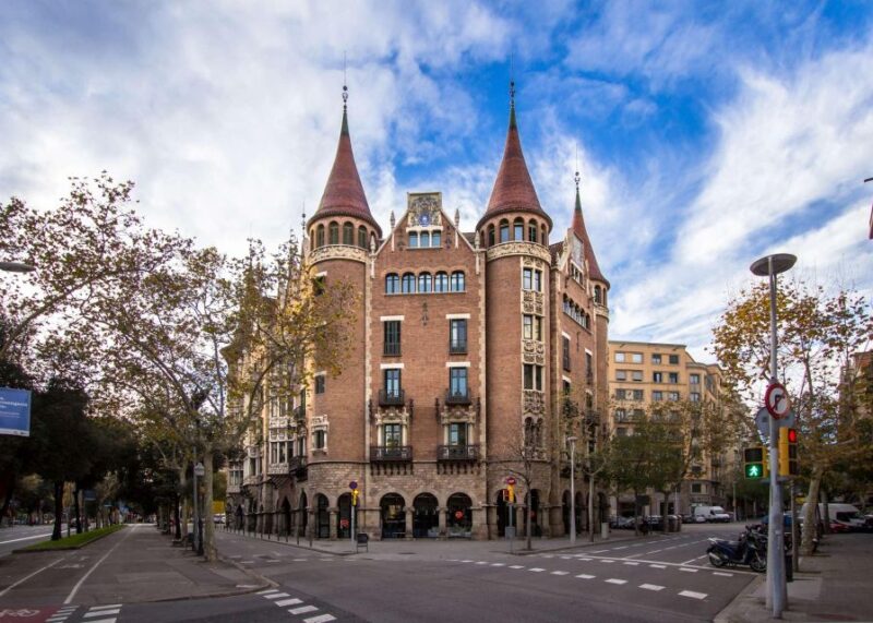 Casa Batllo Fast-Track Tickets, Barcelona Architecture Tour - FAQ