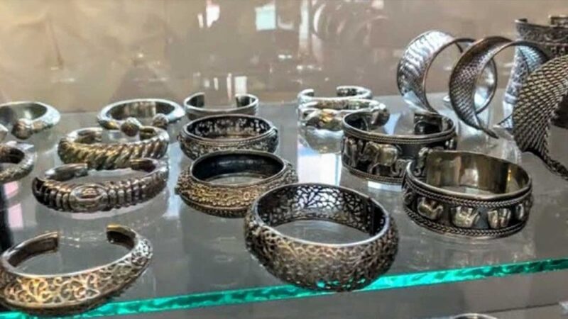 Chiang Mai: Silver Craftwork Temple Tour with Monk Meeting - Authentic Insights from Reviews