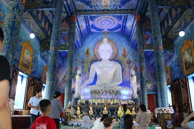 ChiangRai From ChiangMai, White & Blue temple+Black house & Lunch - Food and Refreshments: An Added Bonus
